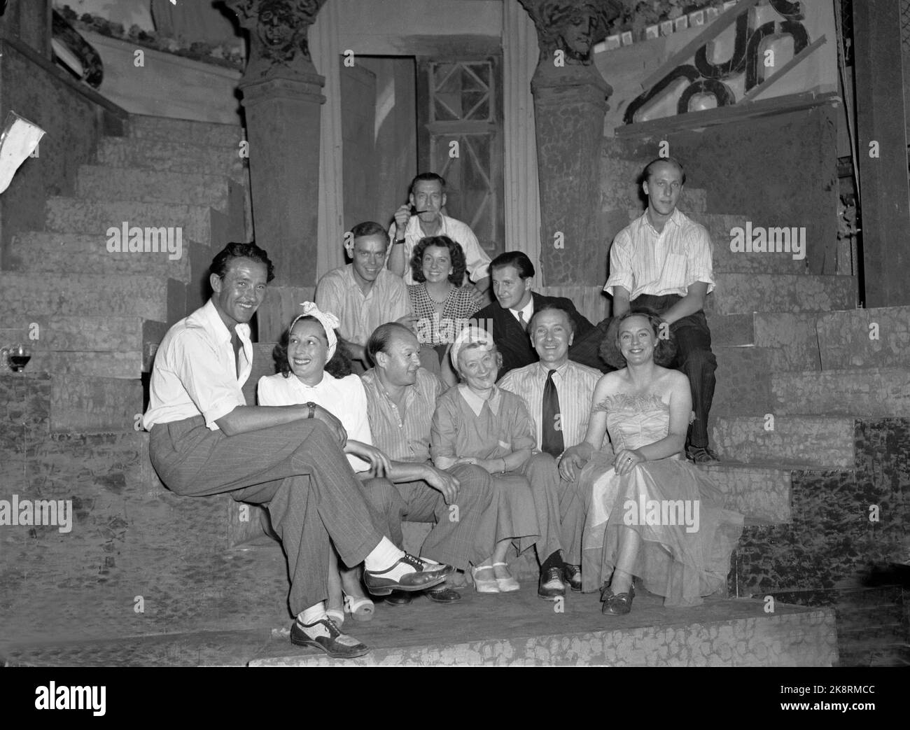 Oslo 19470828 Spider's staff gathered on stage. Group of actors. Photo ...