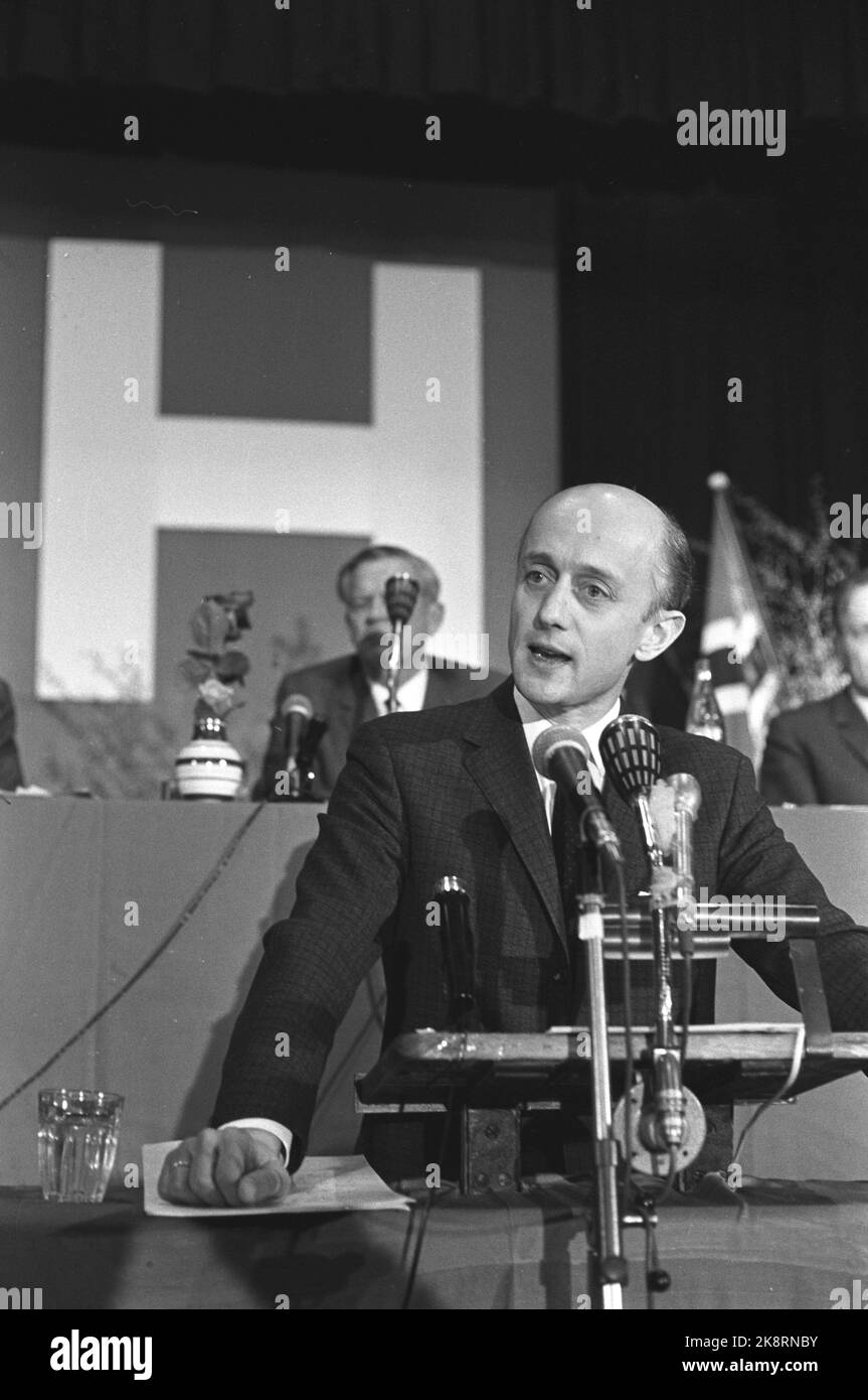 Erik thorberg ntb national meetings political meetings hi-res stock ...