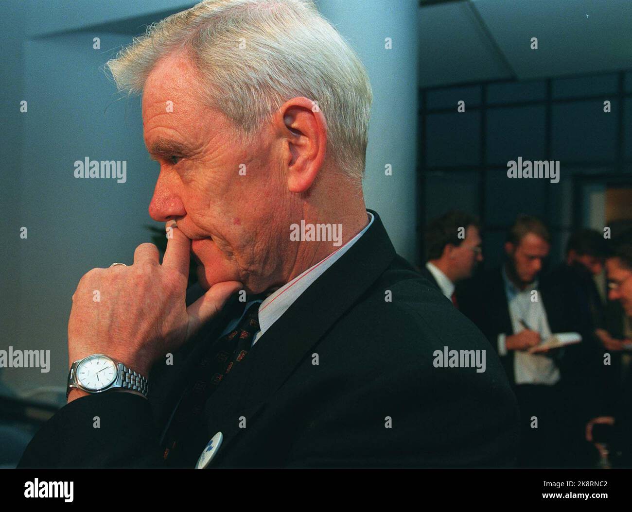 Helge hansen ntb parliament choice alone profile hi-res stock ...