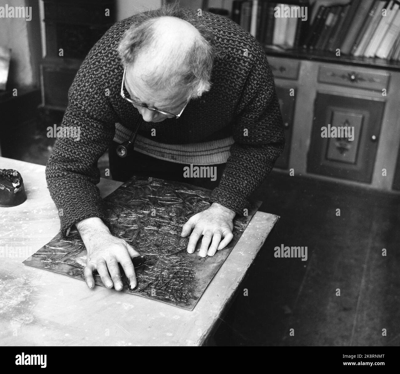 Eel in Hallingdal 19580329 Artist Rolf Nesch in his home. Photo; Aage ...
