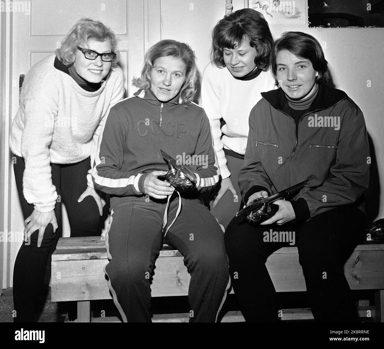 Oslo 19670115 International skating for women at Jordal. Four record ...