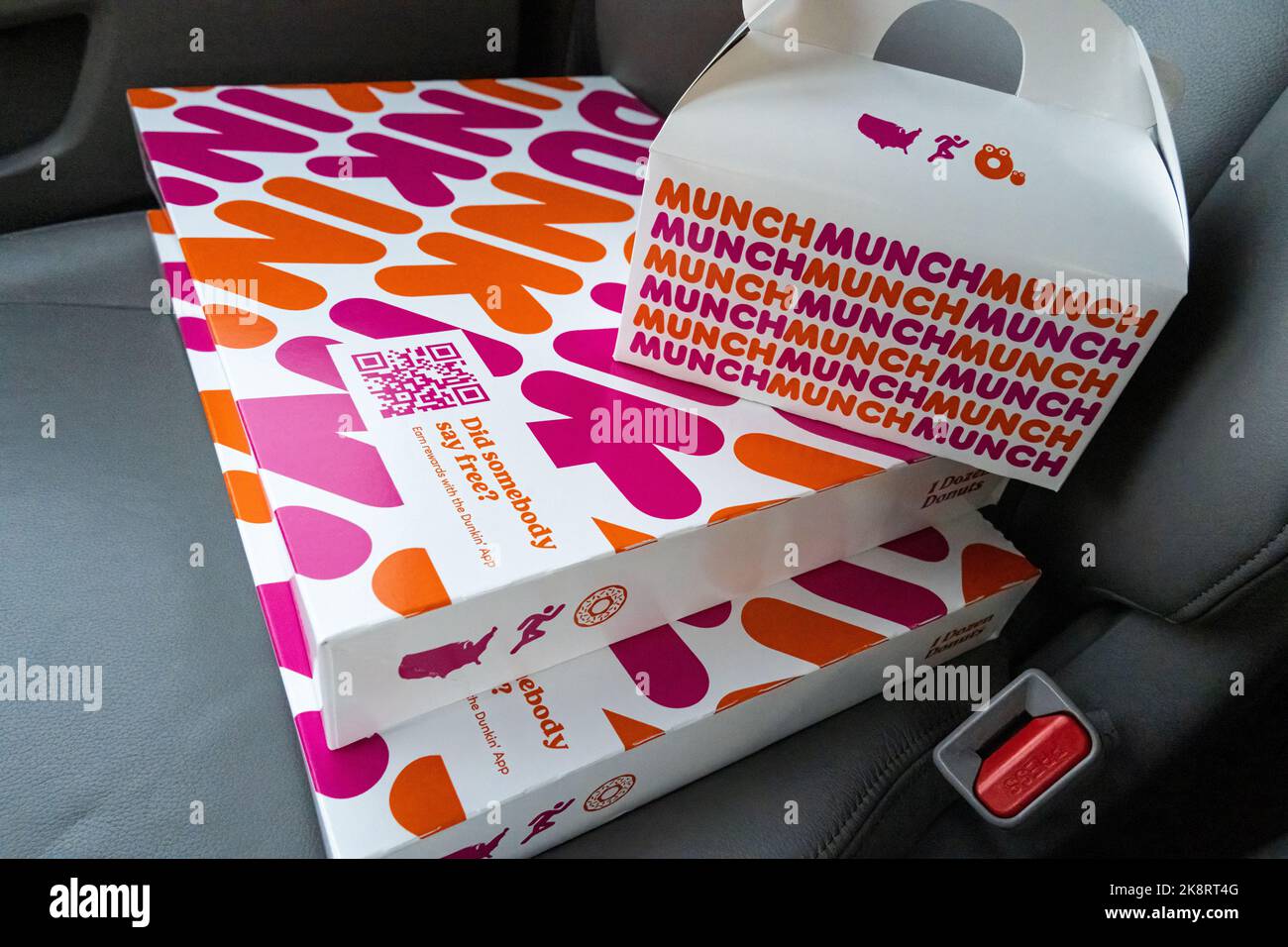 Dunkin donuts boxes hi-res stock photography and images - Alamy