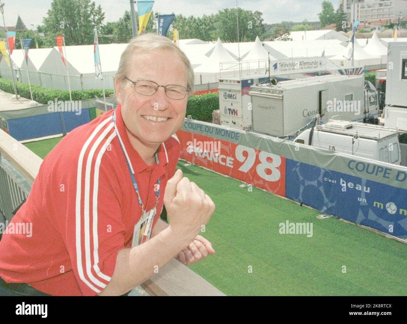 Bordeaux. NRK reporter Arne Scheie hopes that Norway will show more ...