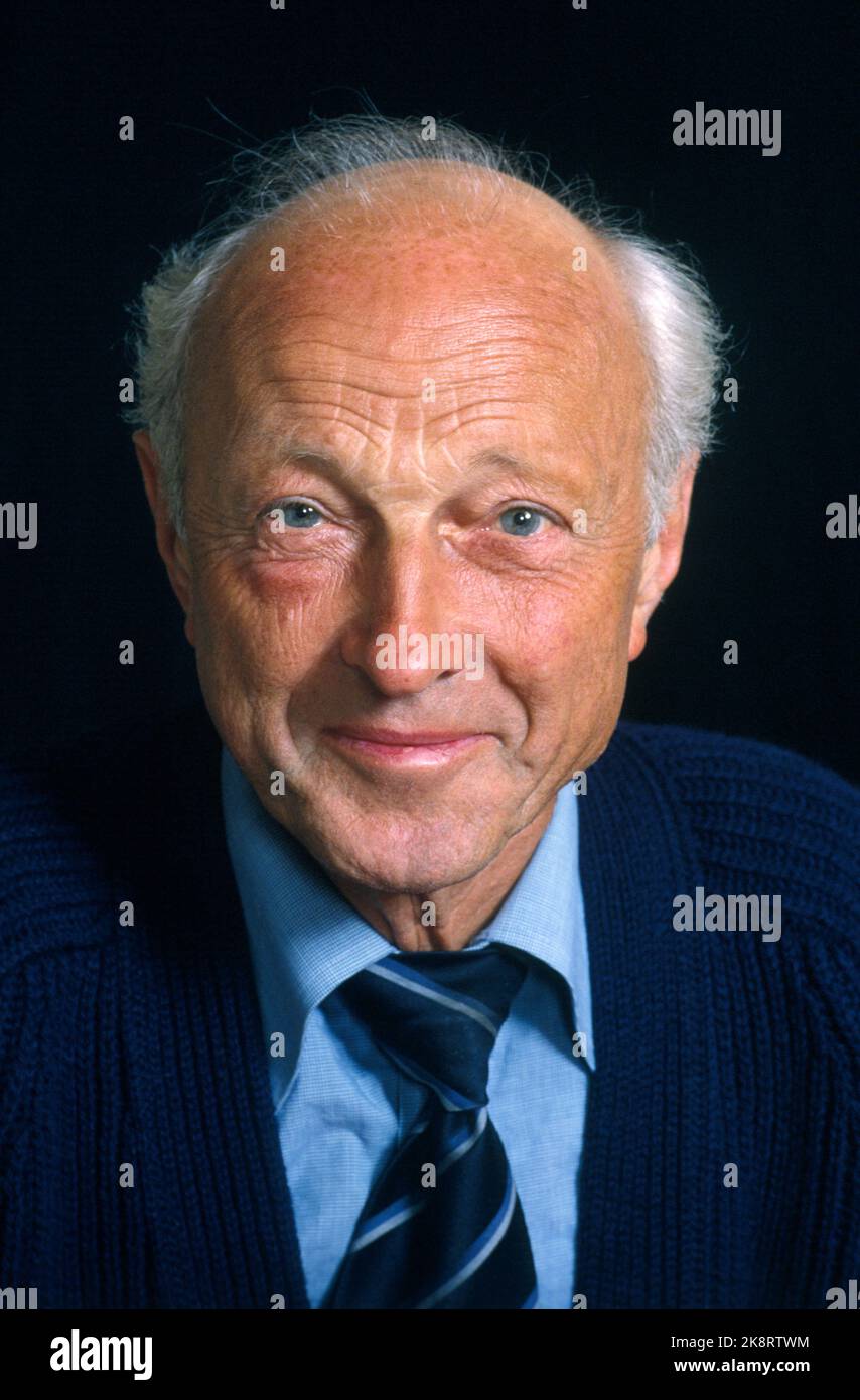 Oslo: Actor Frank Robert (born 12/10-1918). Portrait. Photo: Inge ...