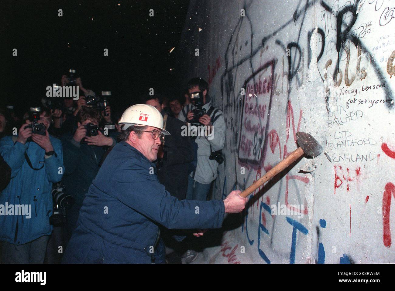 19891111 hi-res stock photography and images - Alamy