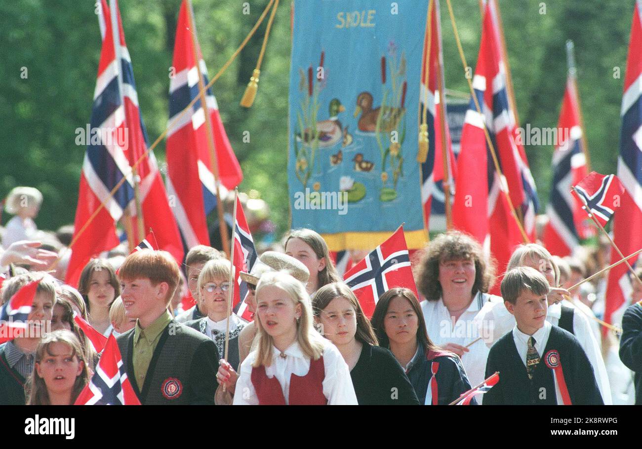 Per lochen ntb ntb happiness national days children flag hi-res stock ...