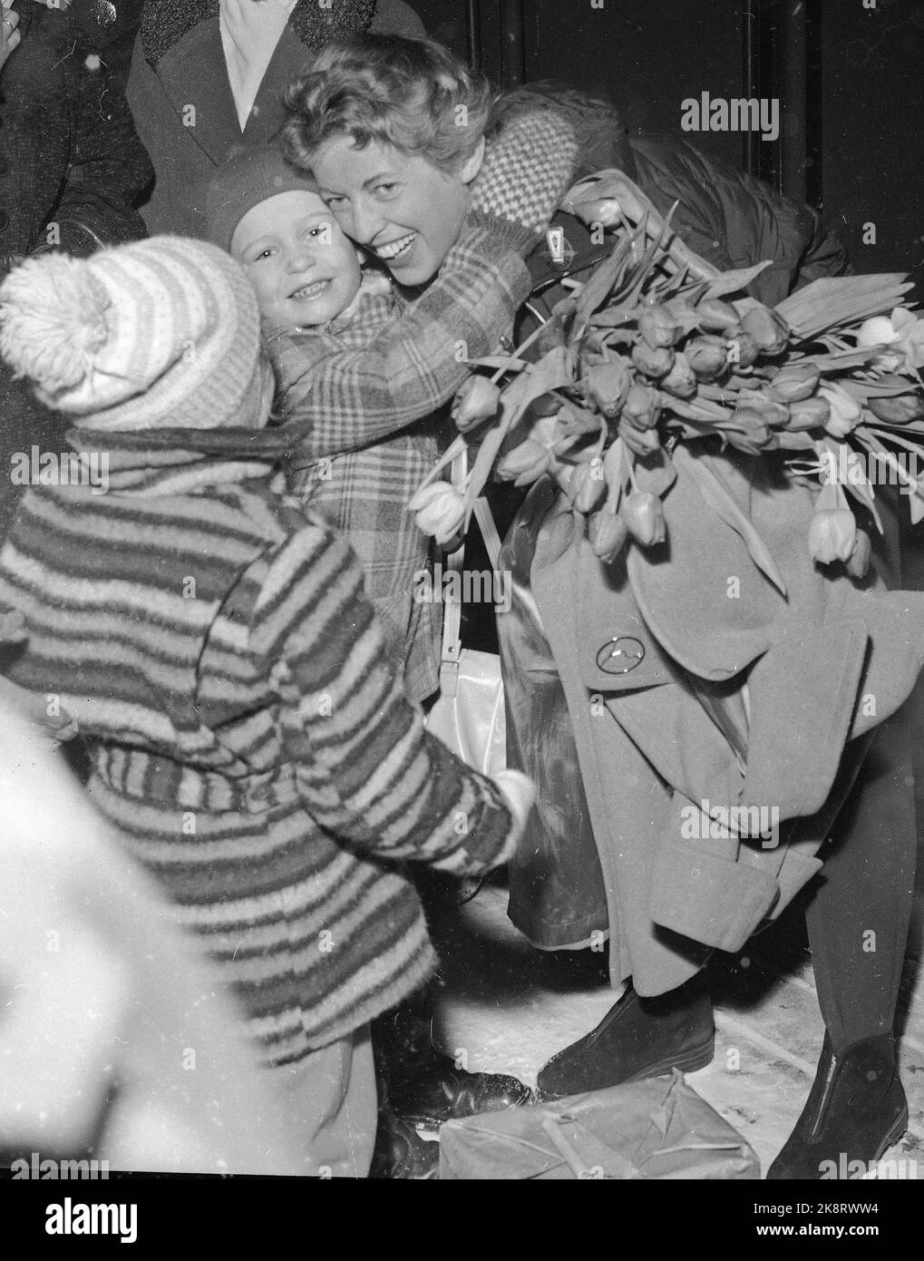 Children in wooden photo Black and White Stock Photos & Images - Alamy
