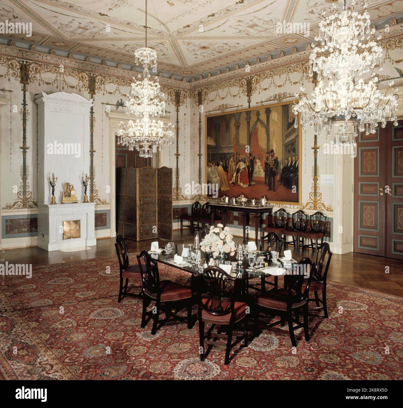 Oslo 1965: The royal castle and the daily dining room. Price lamp ...