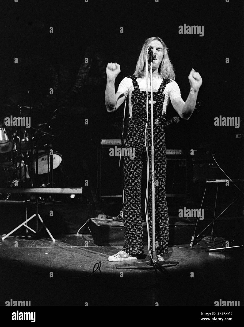 Oslo 19760211: The Popol Ace group, with vocalist Jahn Teigen, during a ...