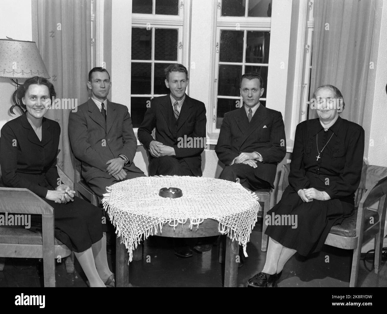 Oslo 19491018 family mother from v hi-res stock photography and images ...