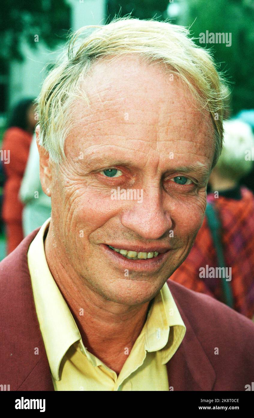 Oslo 19940825. Aschehoug Forlag Traditional garden company with ...