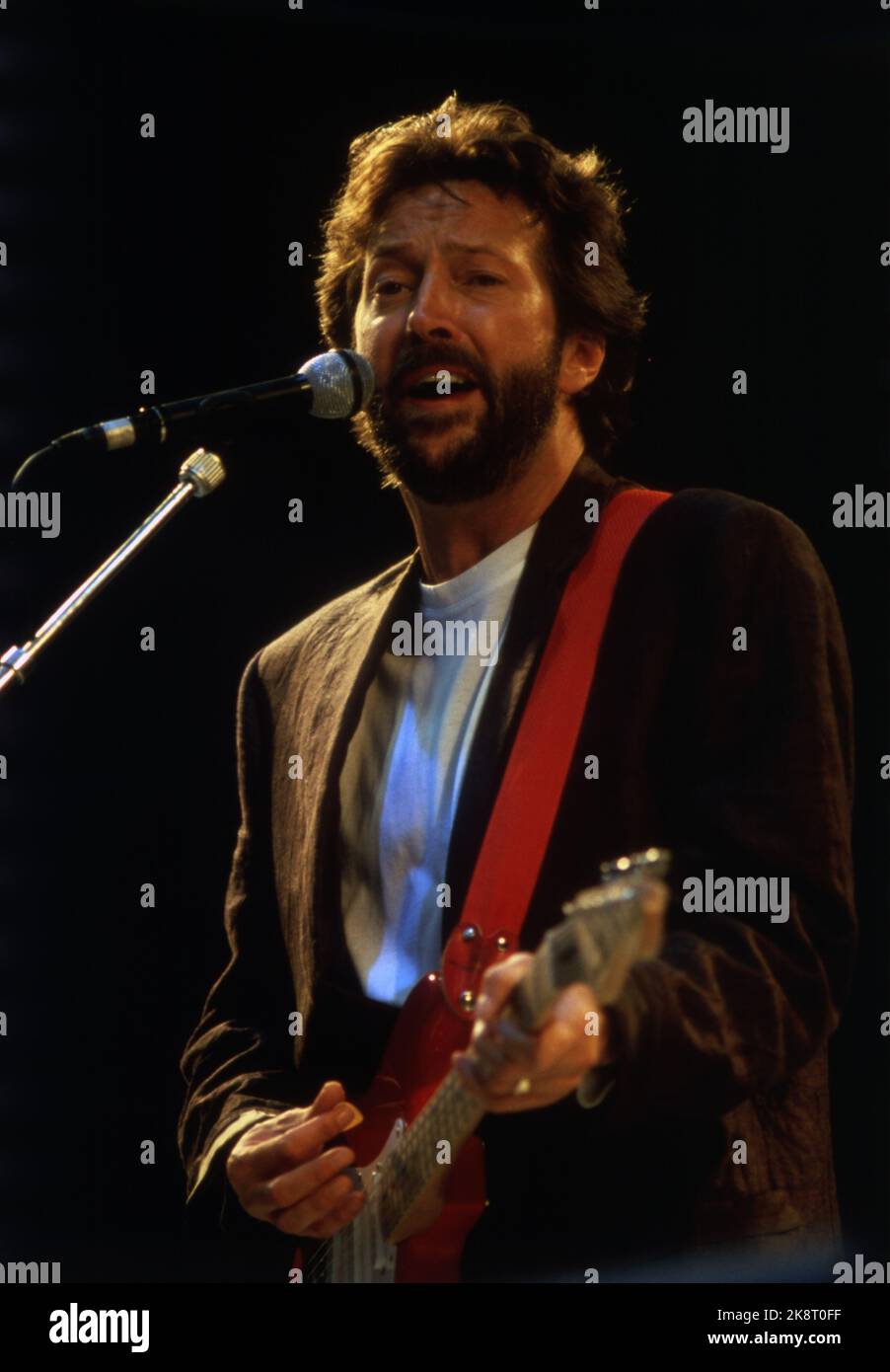 1986 eric clapton on stage on kalvoya photo hi-res stock photography ...