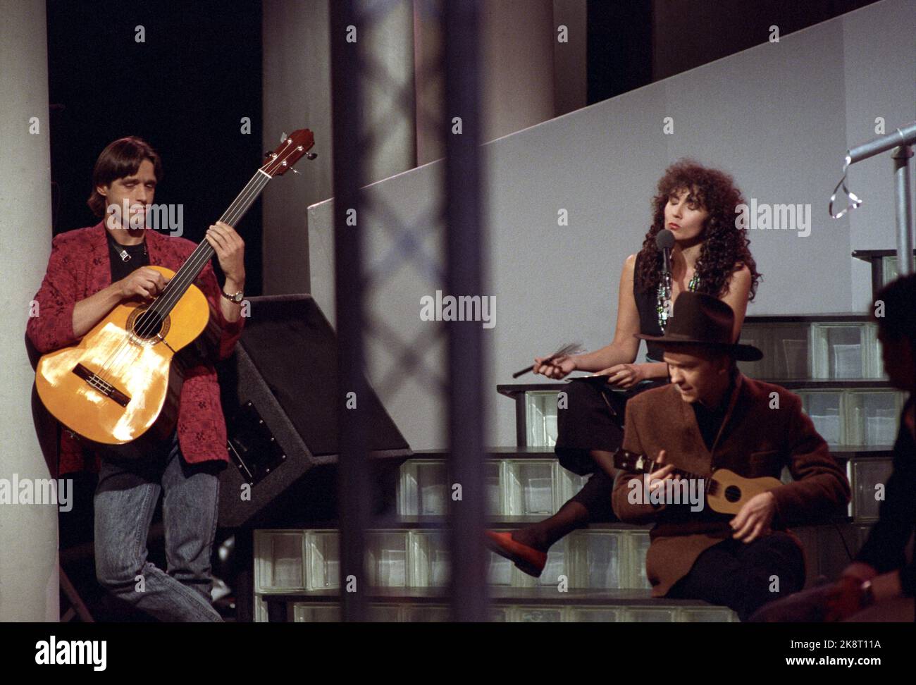 At nrk artist lynni treekra appears in nrk hi-res stock photography and ...