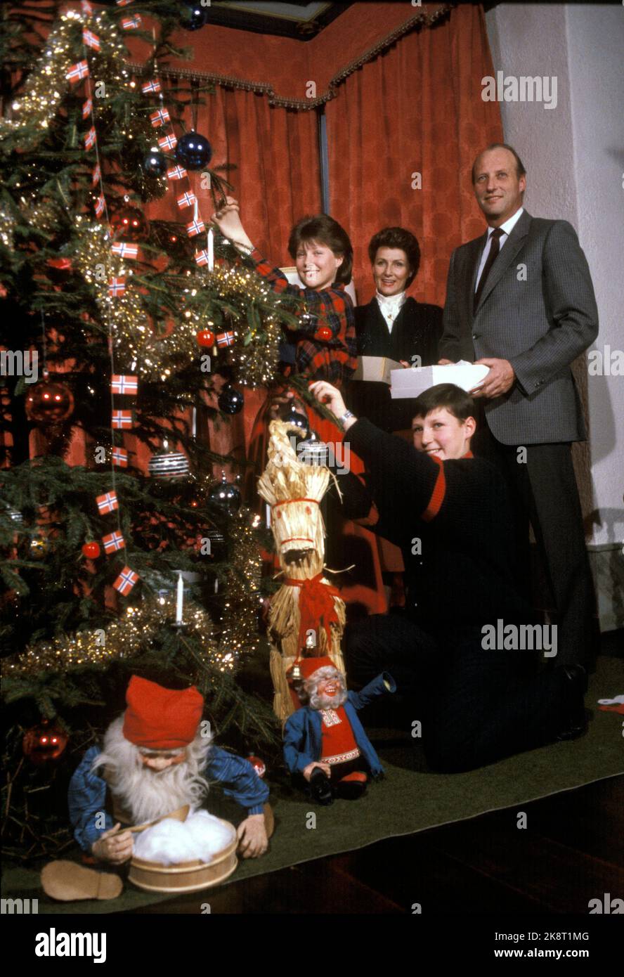 Asker 1985-12: The Norwegian Crown Prince family Christmas 1985. Crown ...