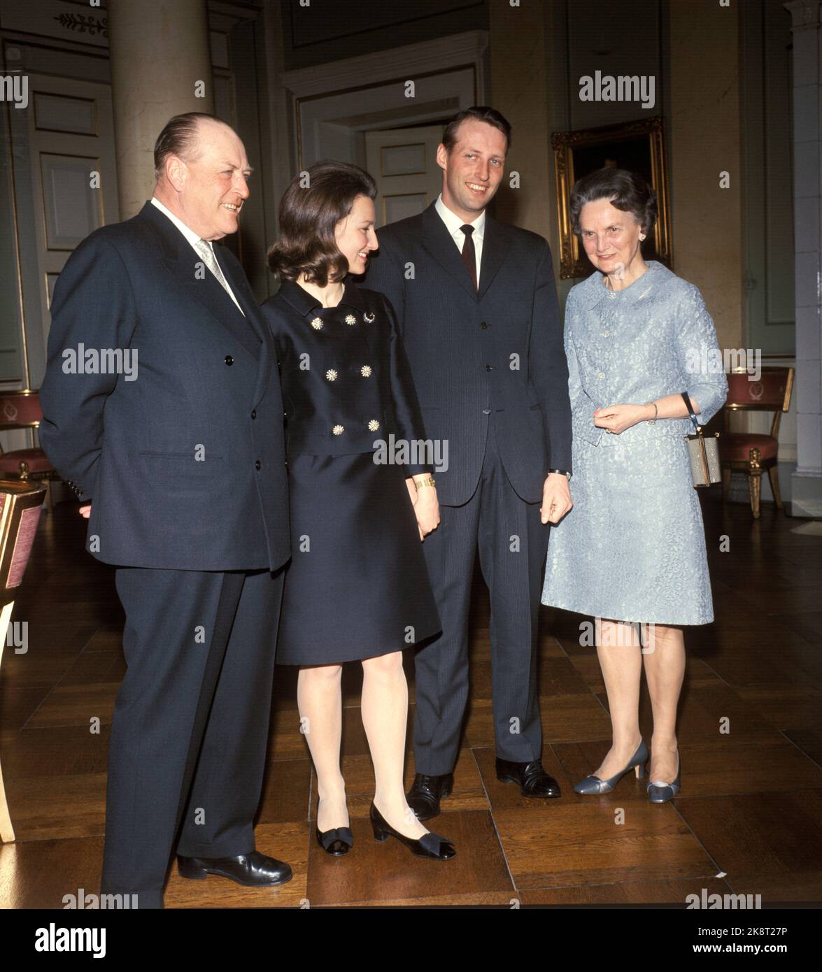 19680319; Picture taken at the castle in connection with Crown Prince ...
