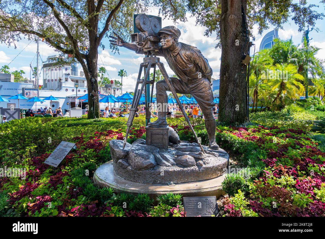 The Cameraman Statue at Hollywood Studios - Walt Disney World Resort ...