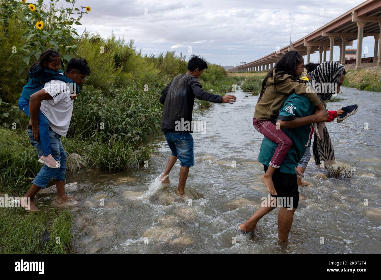 Juarez, Chihuahua, Mexico. 23rd Oct, 2022. Migrants from Venezuela ...