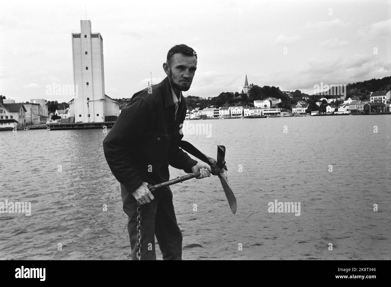 Grimstad October 1968 Author, cartoonist and Kåsør Odd Børretzen have ...