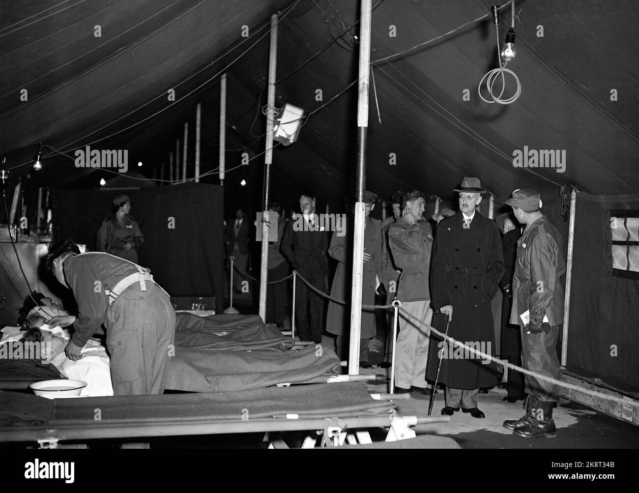 Military field hospitals Black and White Stock Photos & Images - Alamy