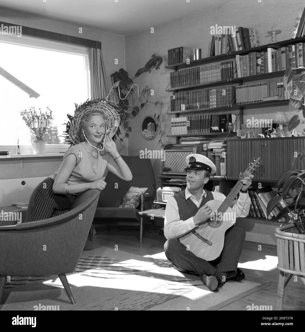 Kaare nymark current ntb happiness hats guitars families hi-res stock ...