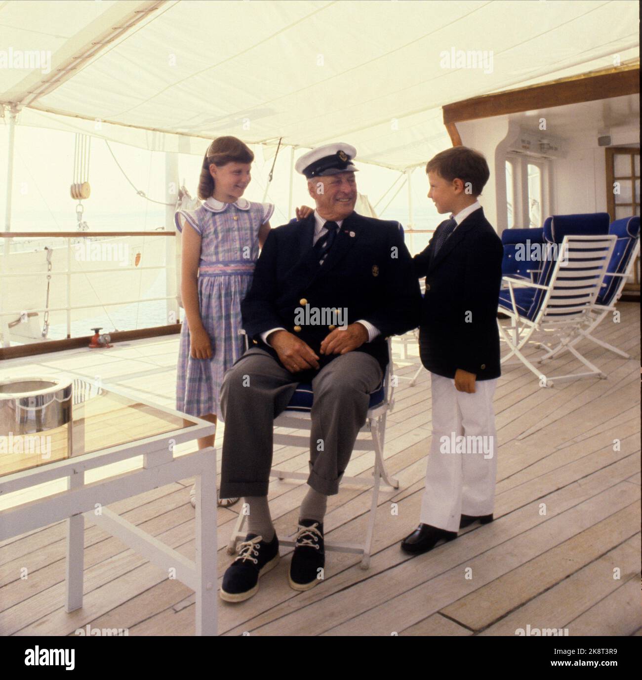 Verdal 19800727 The royal family visits Trøndelag. Here is a smiling ...