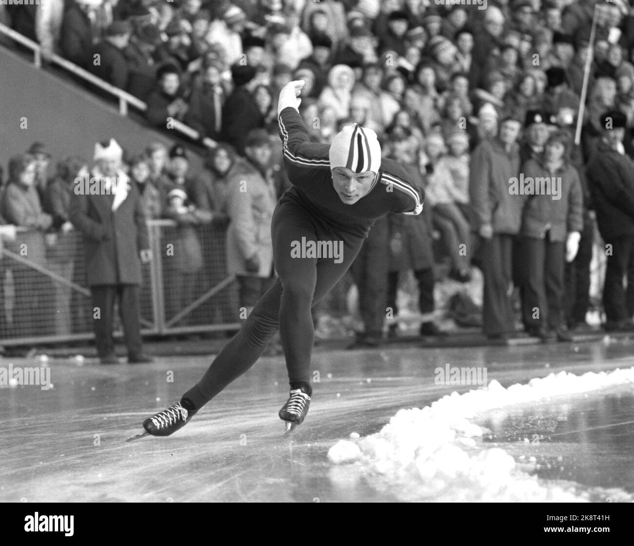 Oslo 19720220. World Cup on skating at Bislett. Here Roar Grønvold in ...