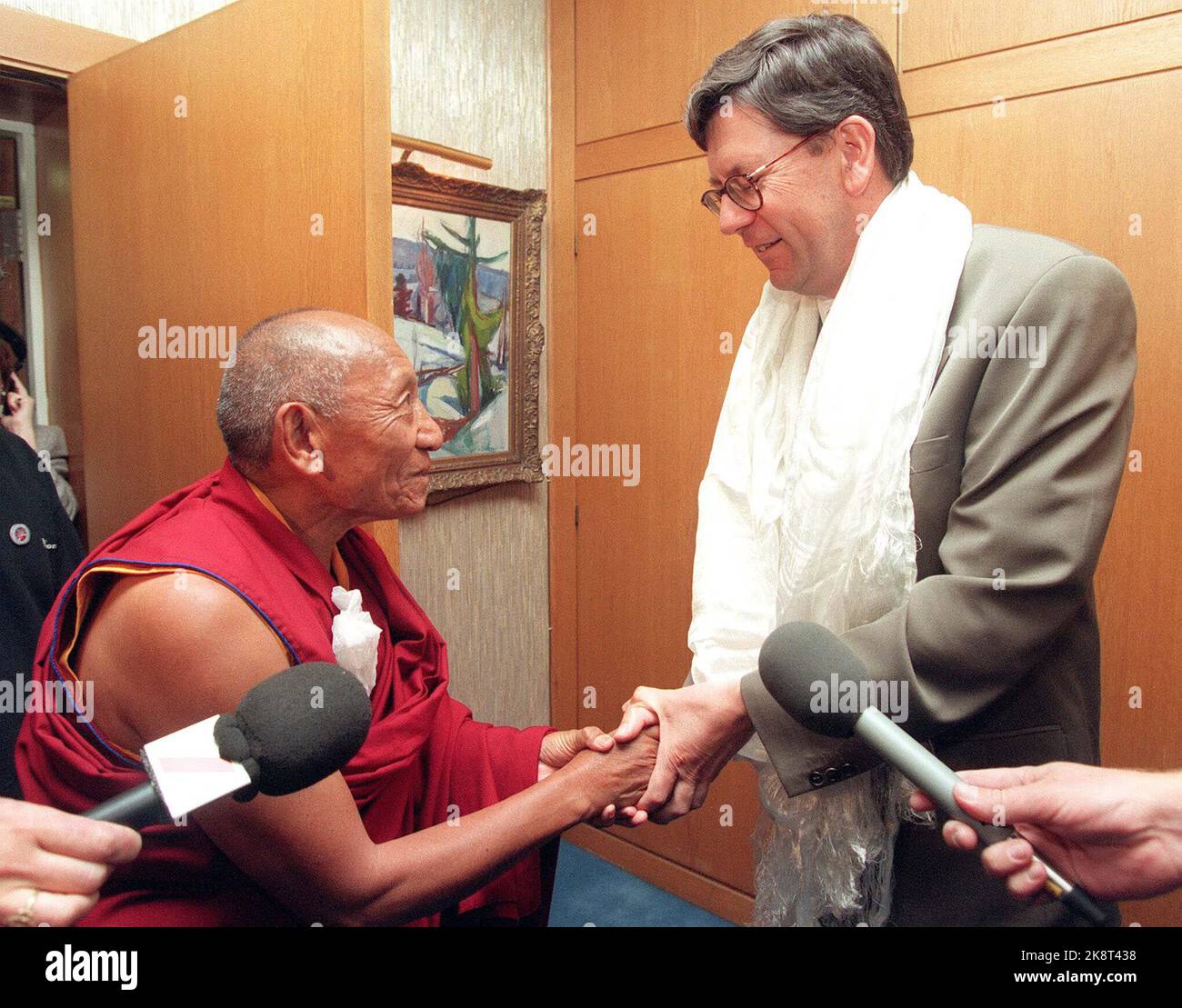 On Monday morning, the Tibetan monk Palten Gyatso met Foreign Minister ...