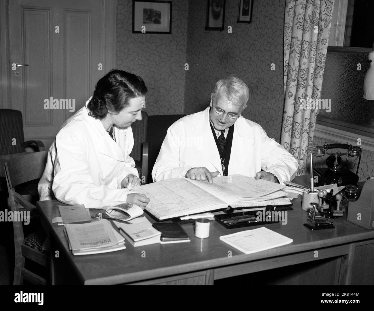 Ntb hospital offices priest interior phones hi-res stock photography ...