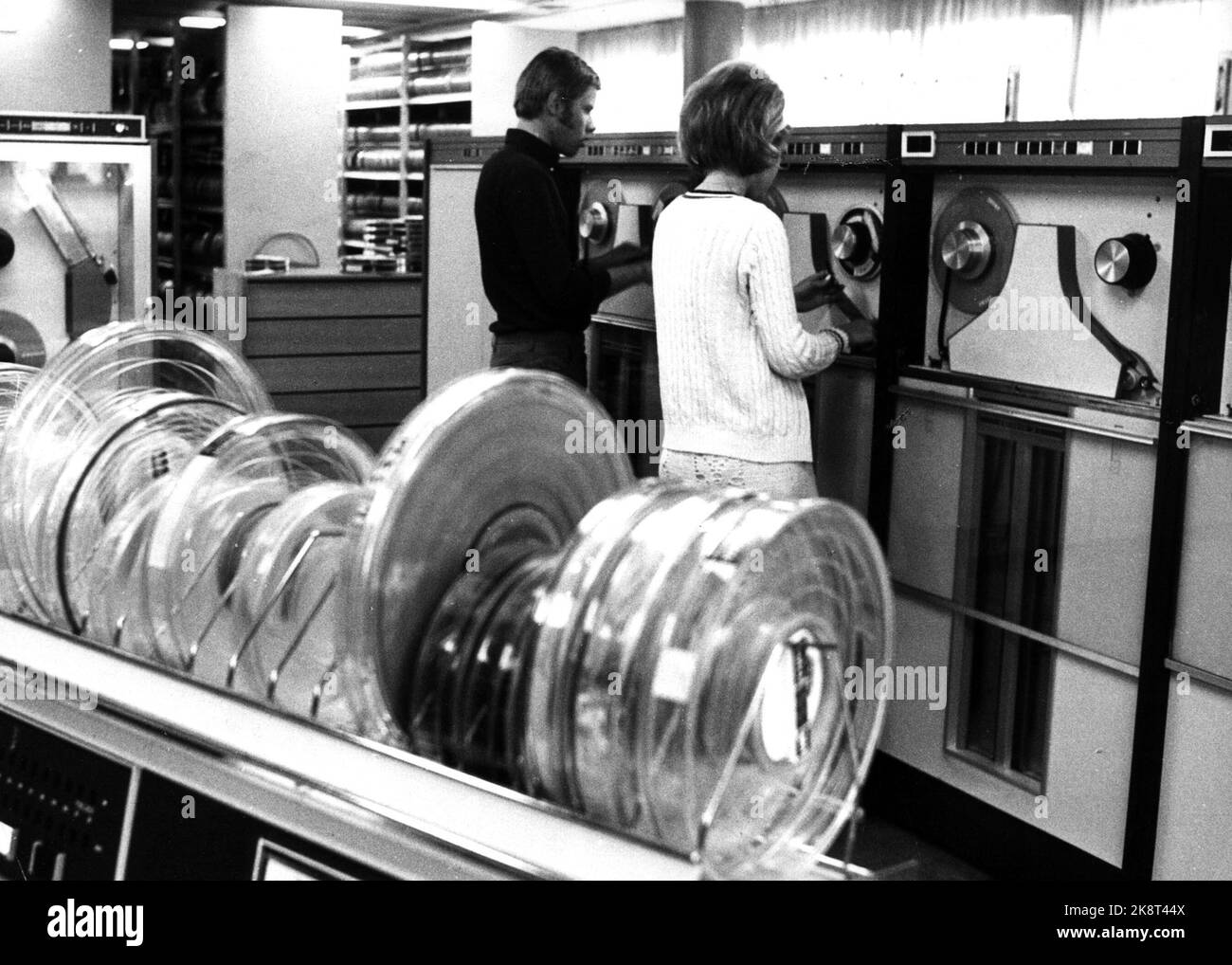 Oslo 19700805. Computers at Norsk Hydro. Women in work at the EB ...