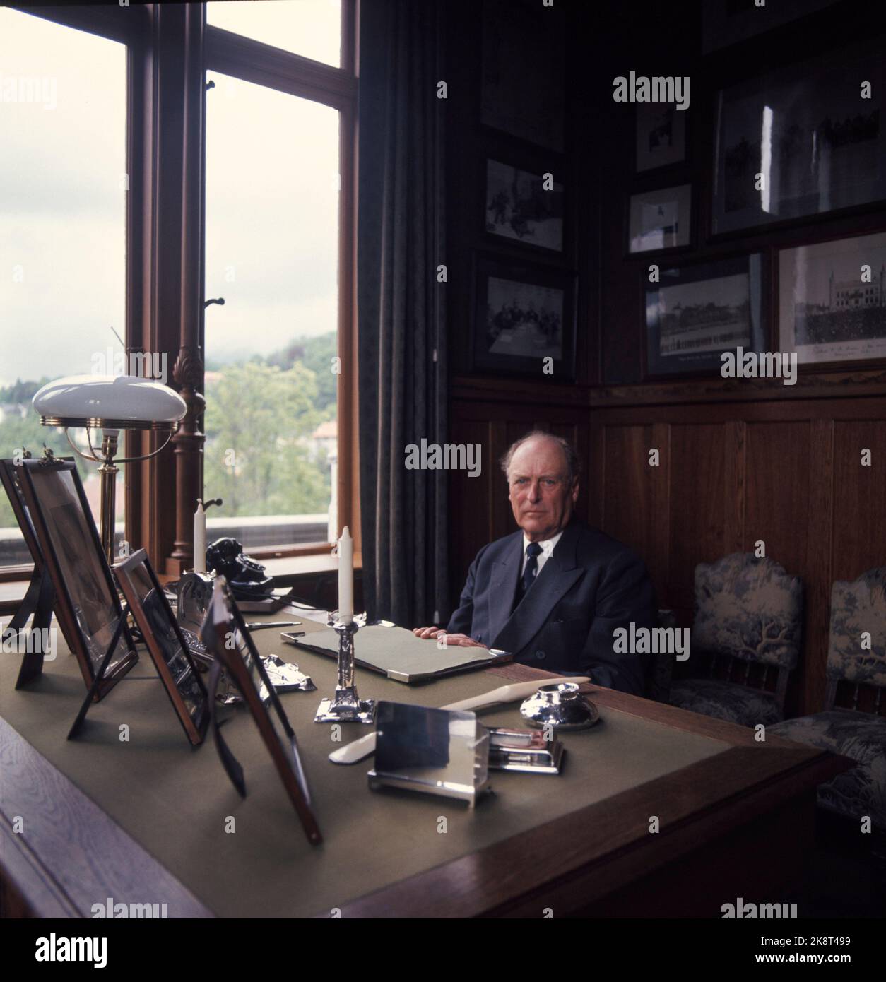 Bergen 19740521: King Olav visits the royal residence Gamlehaugen in ...