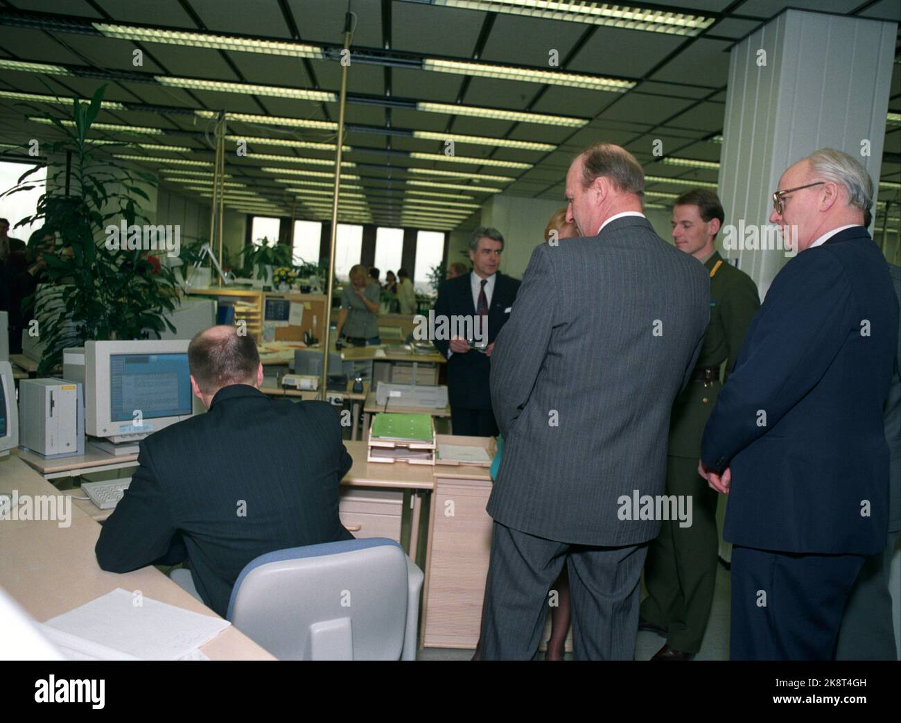 Surrounded by next leaders jaakko ihamuotila and eija malmivirta hi-res ...
