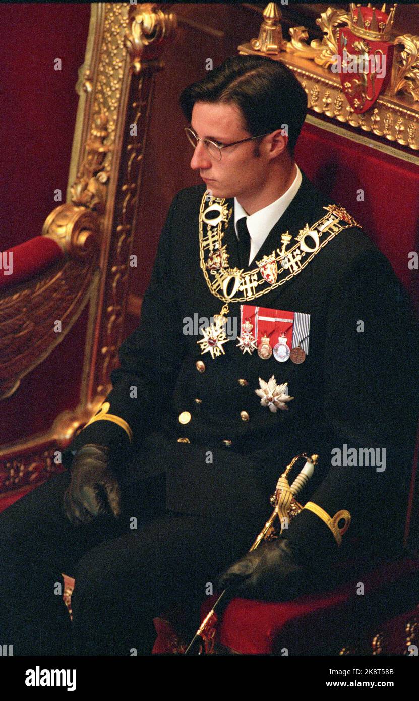 Oslo 19941003: The Storting's opening. King Harald opens it 139. Storting. Also present Queen ...