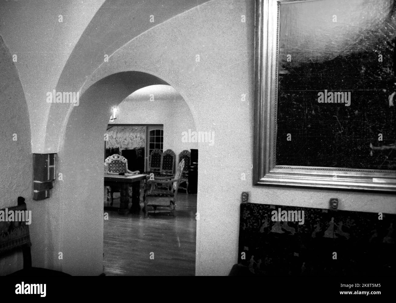 Huk on bygdoy 19450515 interiors from vidkun quislings residence Black ...