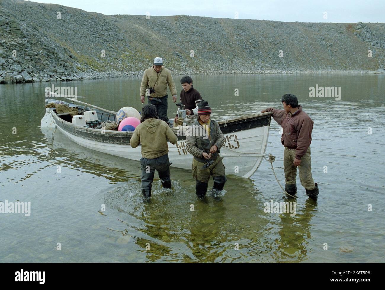 Per lars tonstad ntb boats hunt peoples aborigines hi-res stock ...