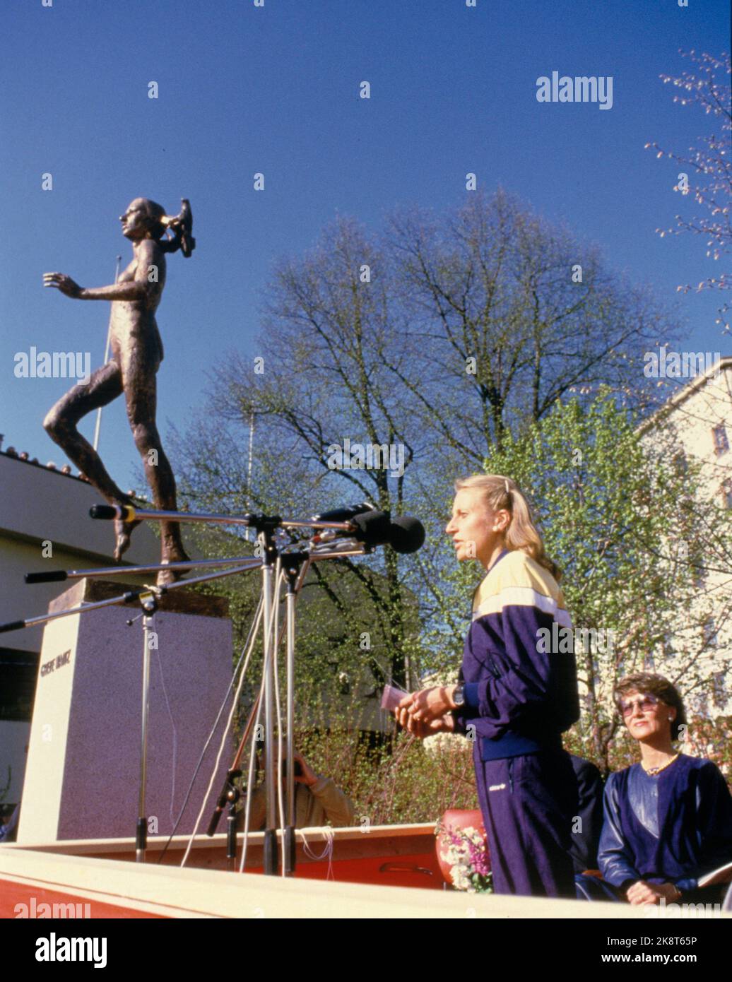 19841205 hi-res stock photography and images - Alamy