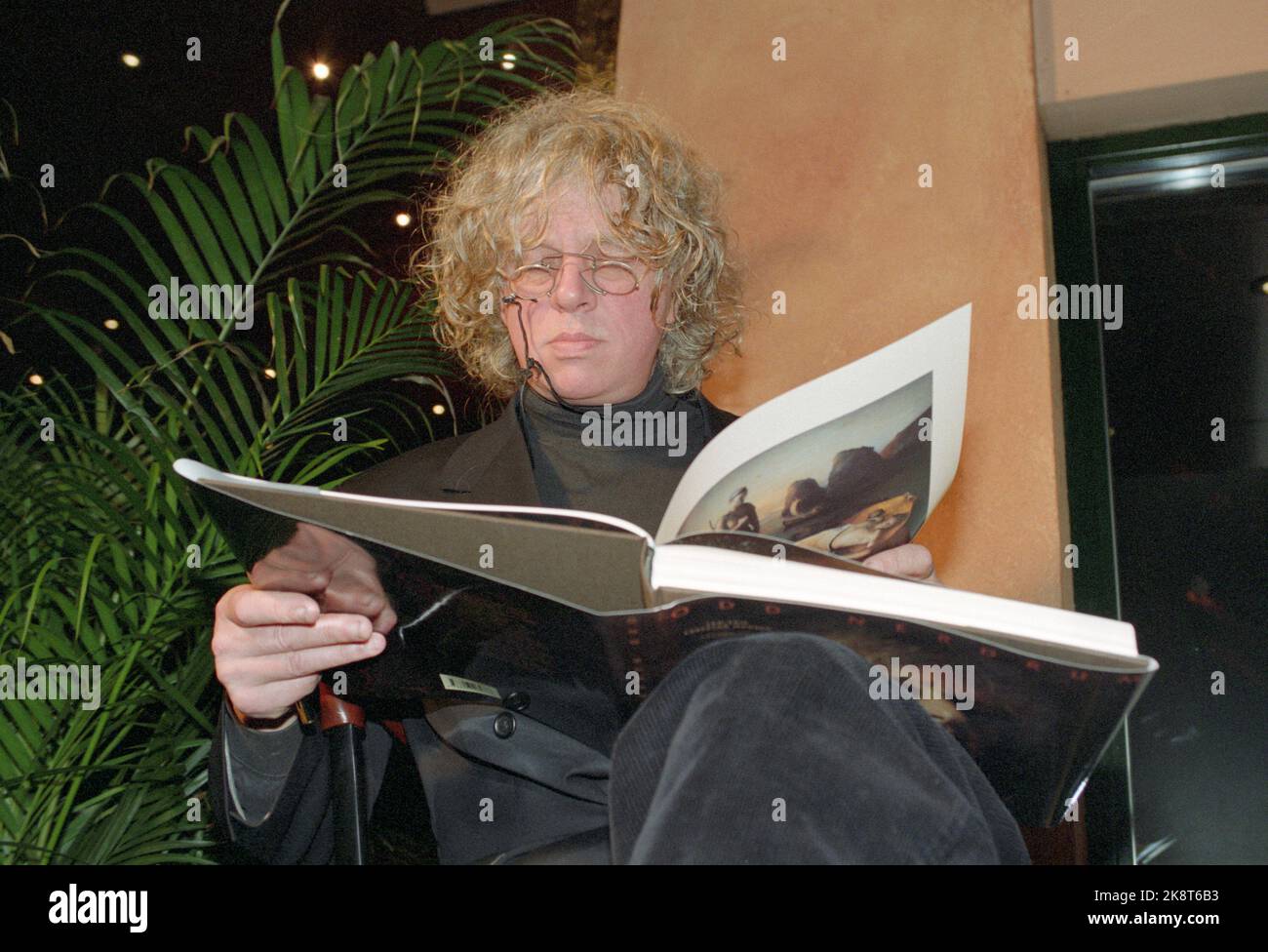 19941201 hi-res stock photography and images - Alamy