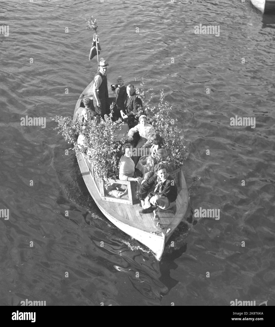 Human motor boats Black and White Stock Photos & Images - Alamy