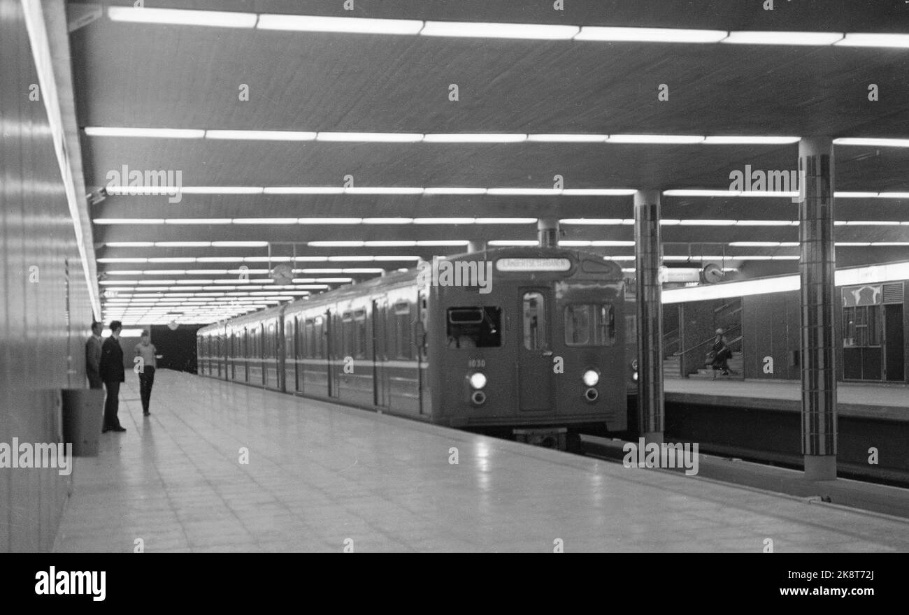 Ntb ntb subway stations interior subway hi-res stock photography and ...