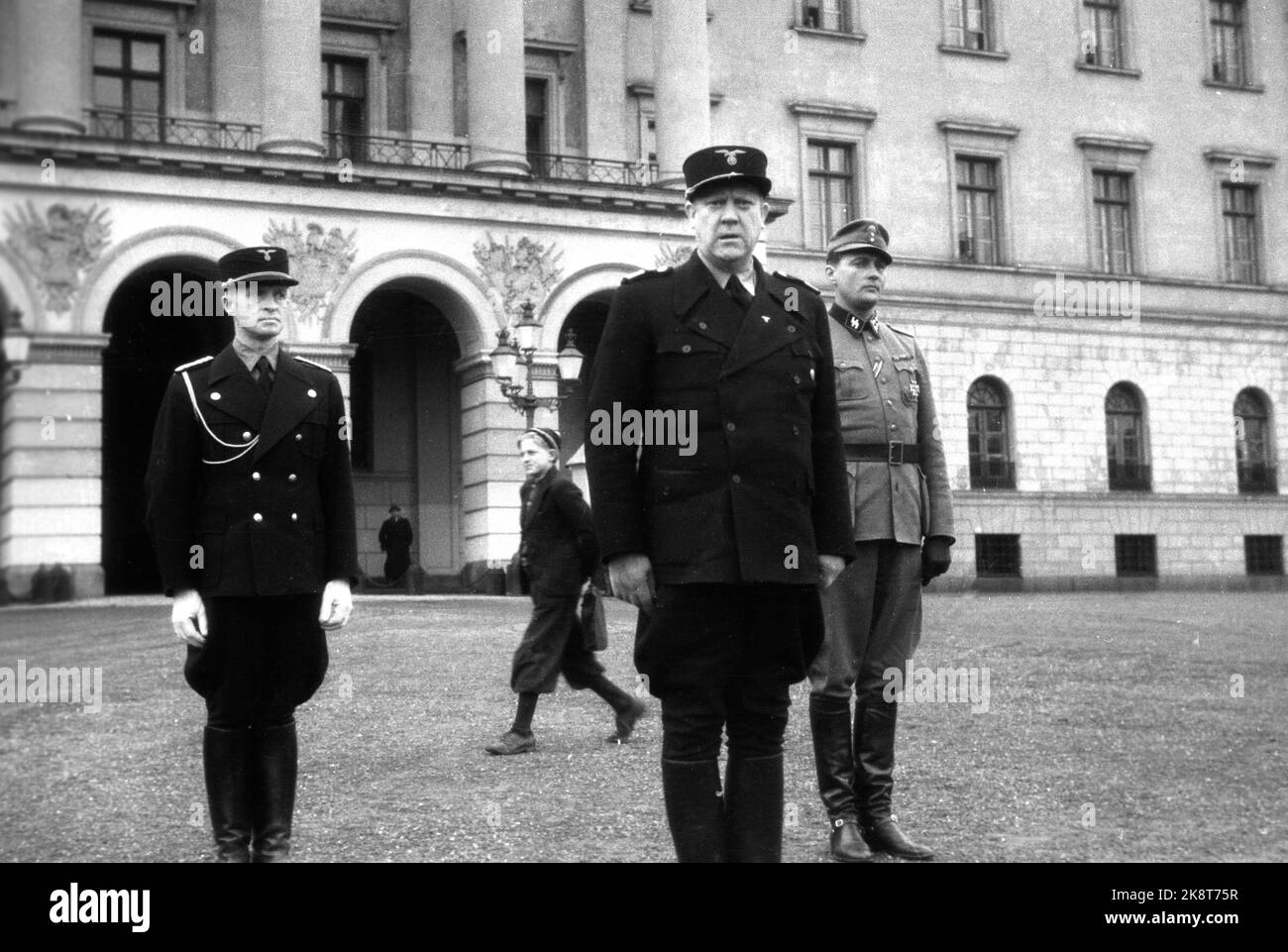Oslo October 1942. The Norwegian Legion with parade at the Castle ...