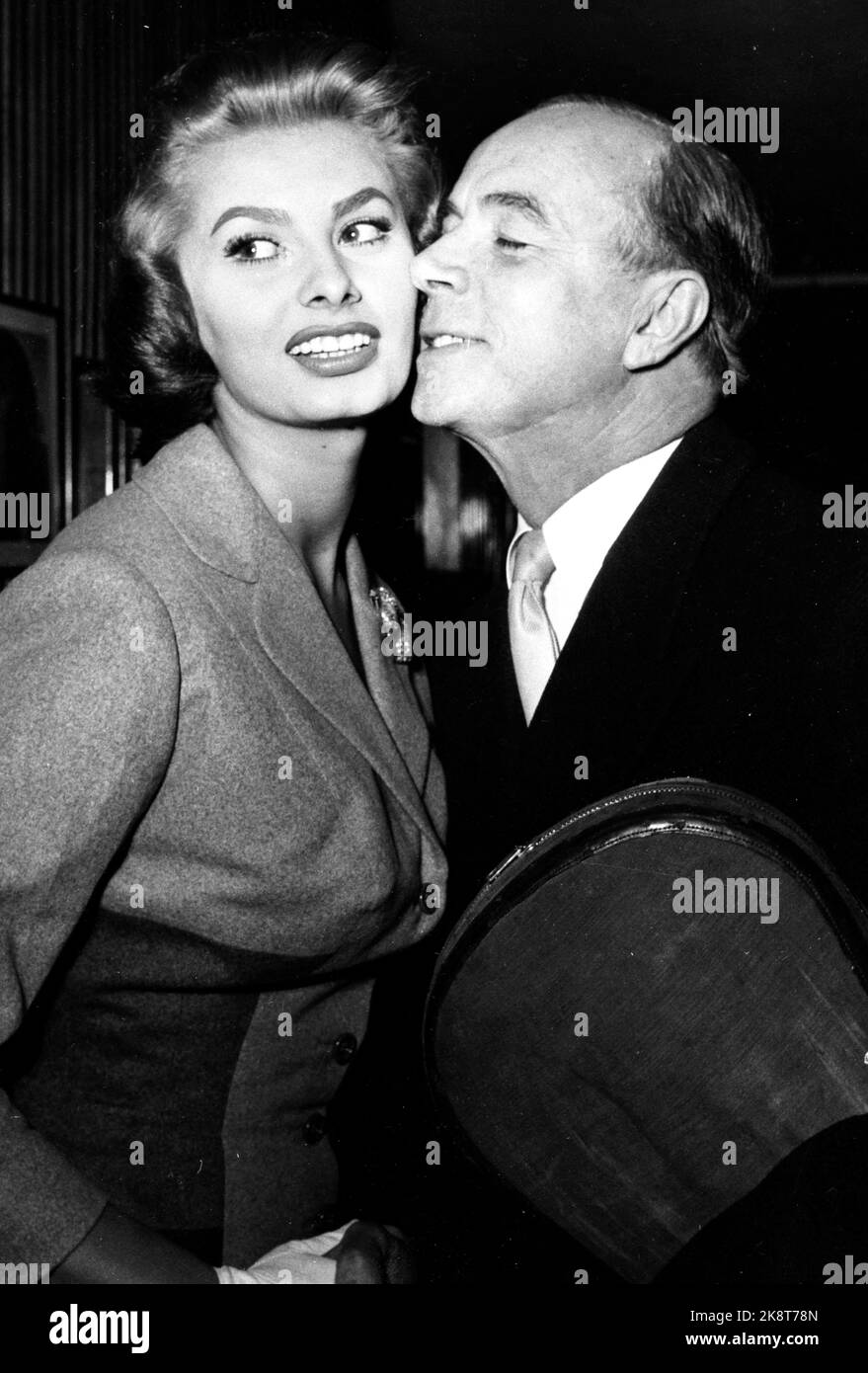 Oslo 19551208 film actor sophia loren visits norway here hi-res stock ...