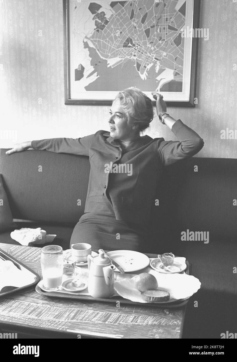 Oslo September 1964. Opera singer Ingrid Bjons visits Norway to sing ...