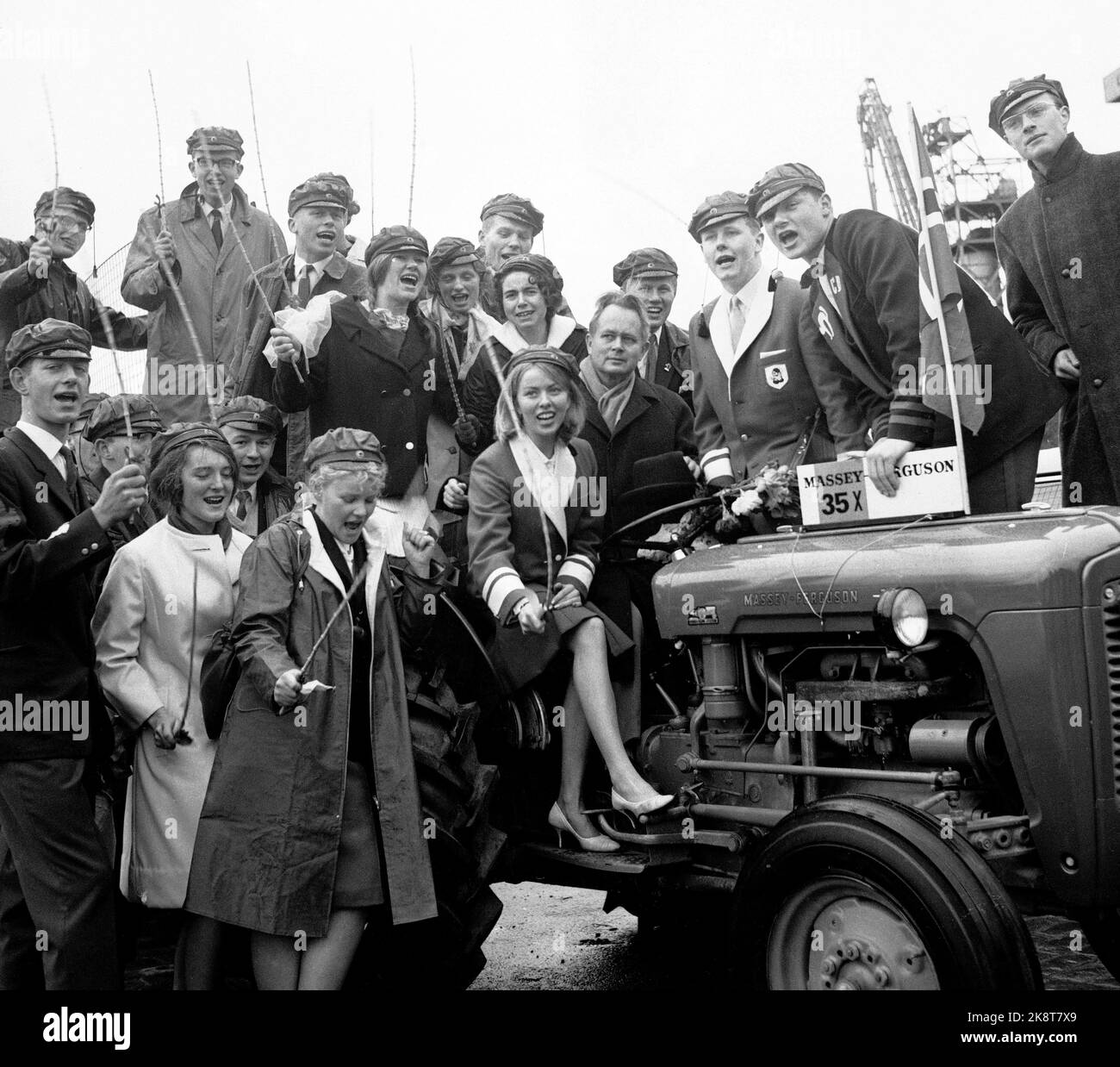 Oslo 19630517 The Danish author, mathematician and artist Piet Hein ...