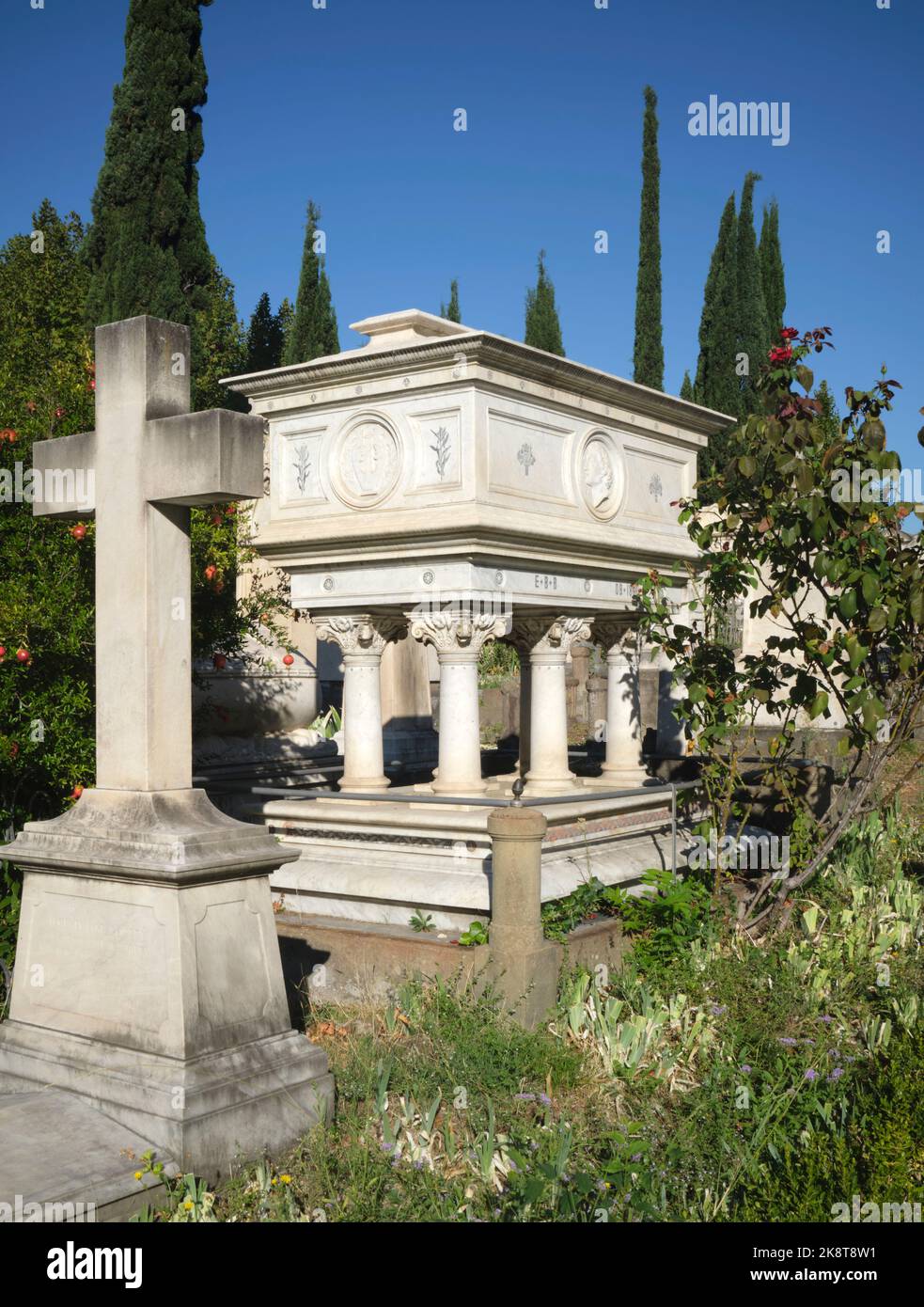 Elizabeth Barret Brownings Grave in the English Cemetery Florence Italy ...