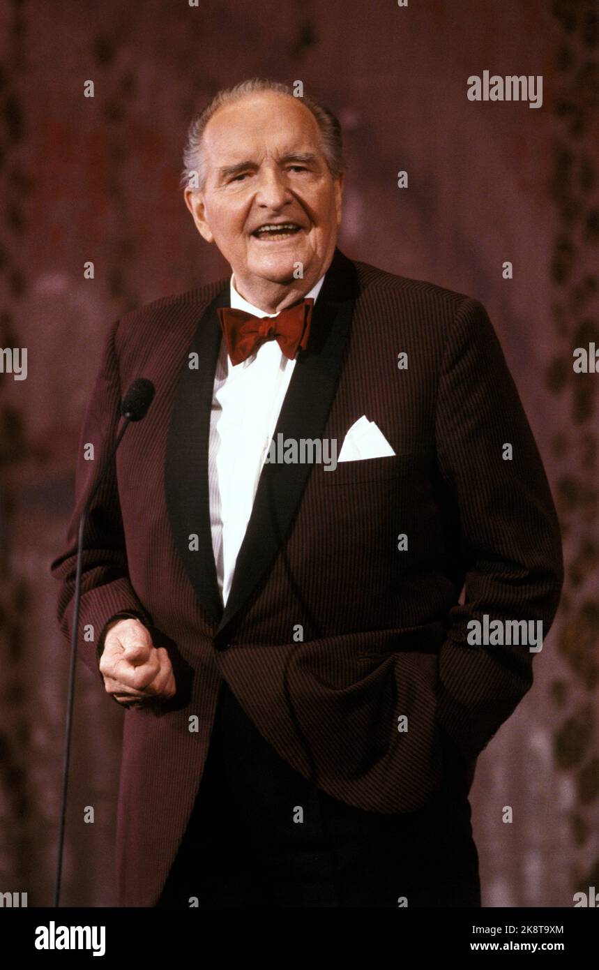 Oslo 19871116. Jens Book-Jenssen on stage during Chat Noir's 75th ...