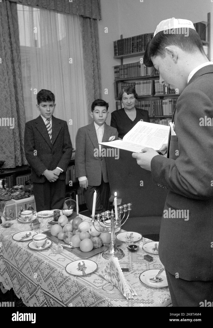 19601128 hi-res stock photography and images - Alamy