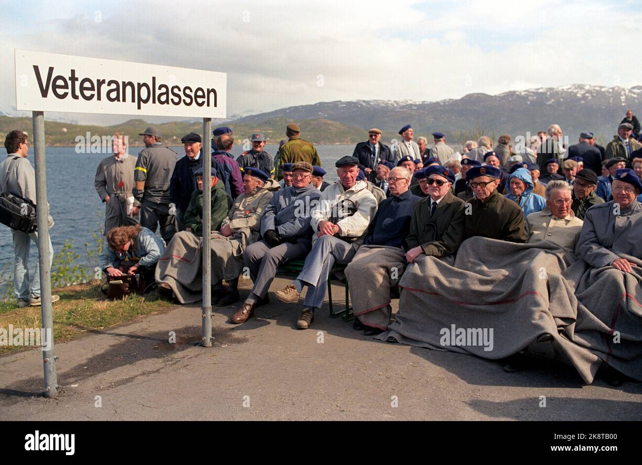 Molde April 28, 1990. Veterans present during King Olav's visit to ...