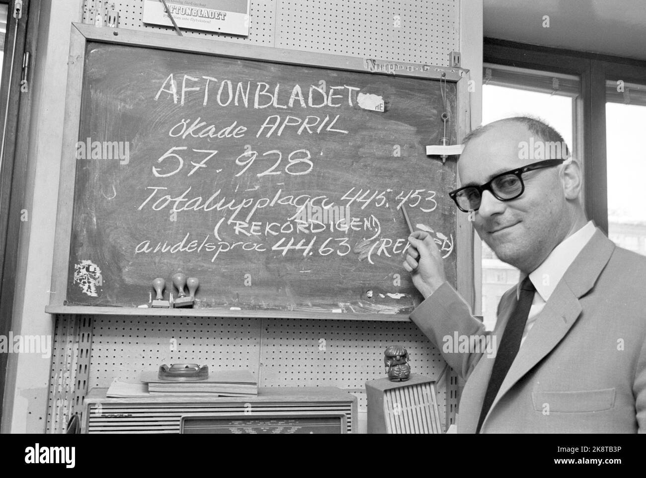 Newspaper circulation figures hi-res stock photography and images - Alamy