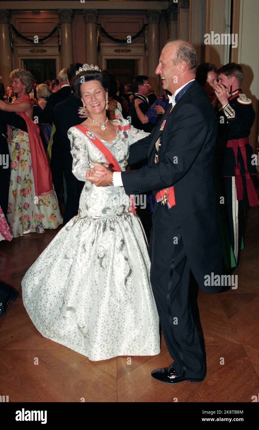 Oslo 199308: Royal silver wedding. The Norwegian royal couple, Queen ...