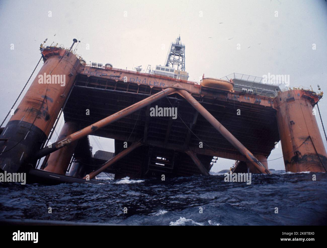 The North Sea 19760302. The drilling rig "Deep Sea teases" ground ...