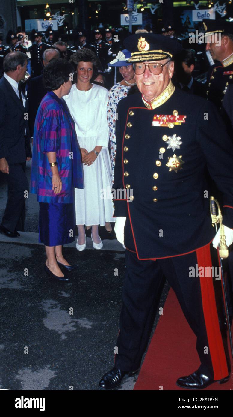 Oslo 19880702. King Olav turns 85. Here King Olav leaves the Storting after a visit in ...